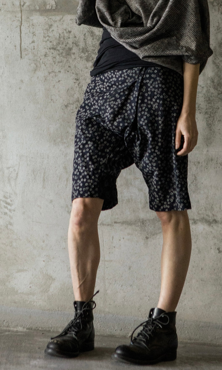 FOLDED WRAP SHORTS – MANDULA